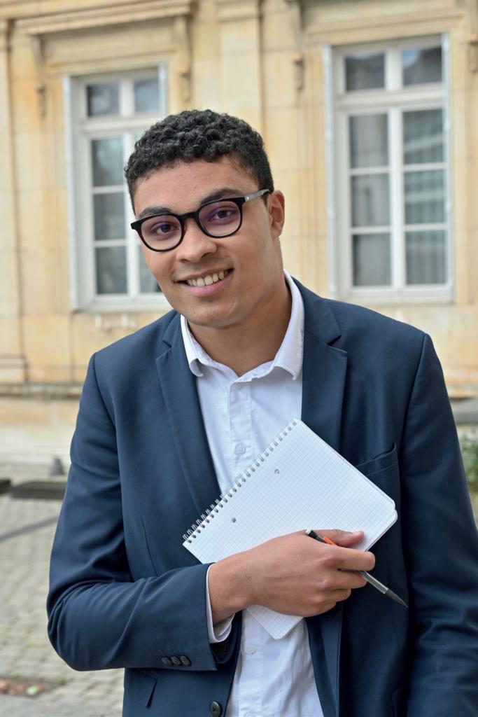 William N'Gbala, la plume du président du Département - Bourg-en-Bresse ...